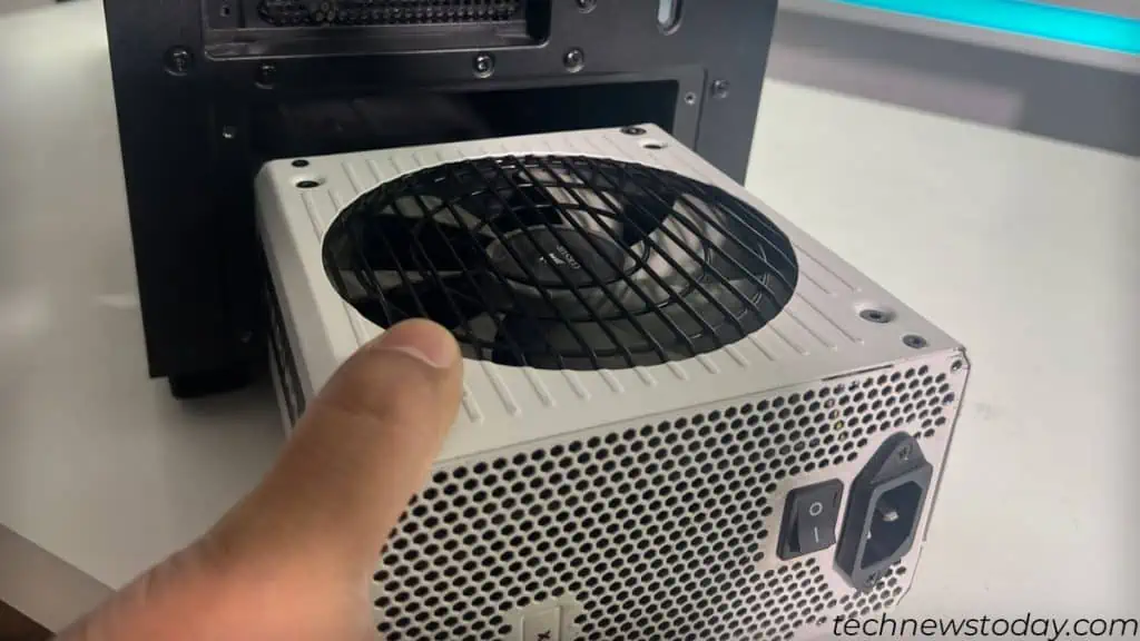 Ventilátor PSU se neotáčí – proč a jak to opravit