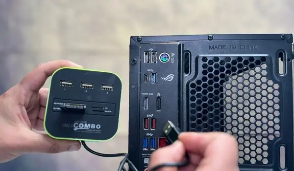 So legen Sie eine SD-Karte in den PC ein (Schritt-für-Schritt-Anleitung ...