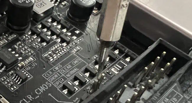 So setzen Sie das Gigabyte-BIOS zurück - Mundo Geek