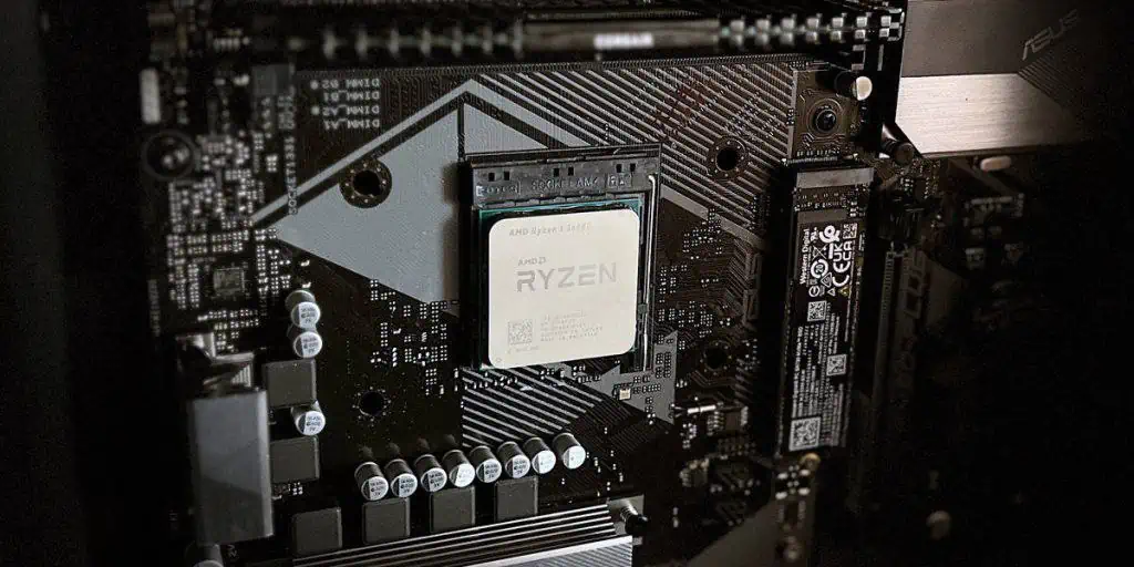 Wie installiere ich eine AMD-CPU auf einem Motherboard?
