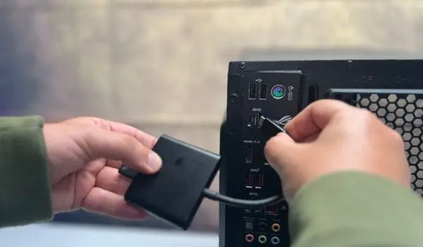 Comment insérer une carte SD sur PC (Guide étape par étape) - Mundo Geek