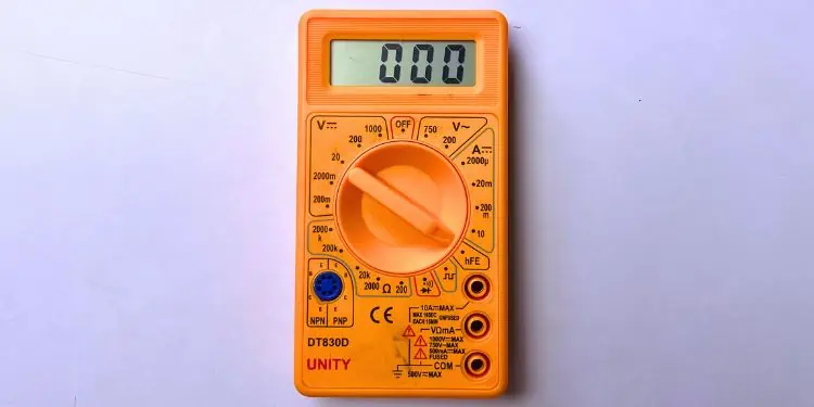 Comment utiliser un multimètre numérique ? (Guide du débutant) - Mundo Geek