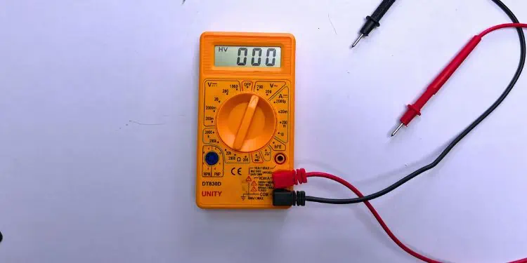 Comment utiliser un multimètre numérique ? (Guide du débutant) - Mundo Geek