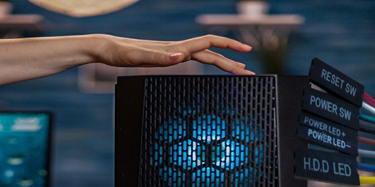 Bagaimana Menghubungkan Konektor Panel Depan ke Motherboard?