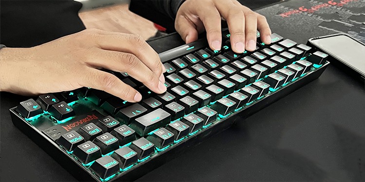 Keyboard Mengetik Ganda? Inilah 6 Cara Memperbaikinya - Mundo Geek