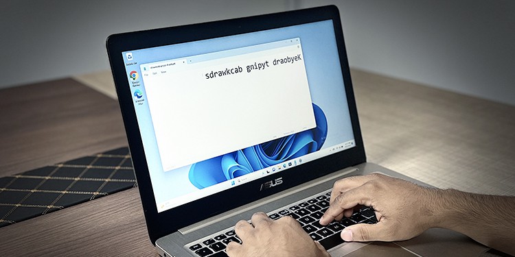 Mengetik Keyboard Mundur? Coba Perbaikan Ini - Mundo Geek
