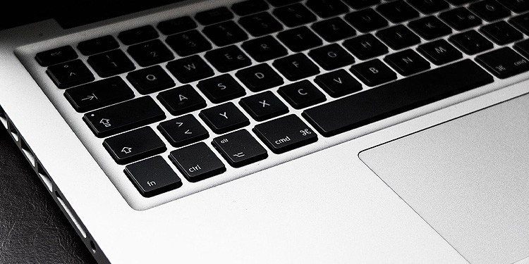 Come rimuovere e pulire i tasti su MacBook - Mundo Geek