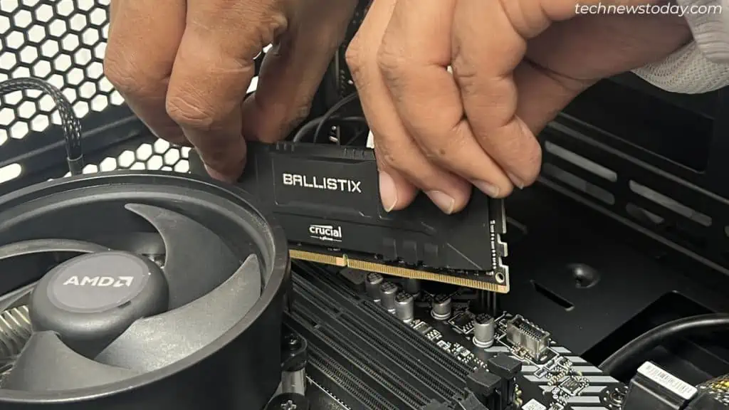 Come riparare la luce rossa della CPU su una scheda madre? Cosa ...