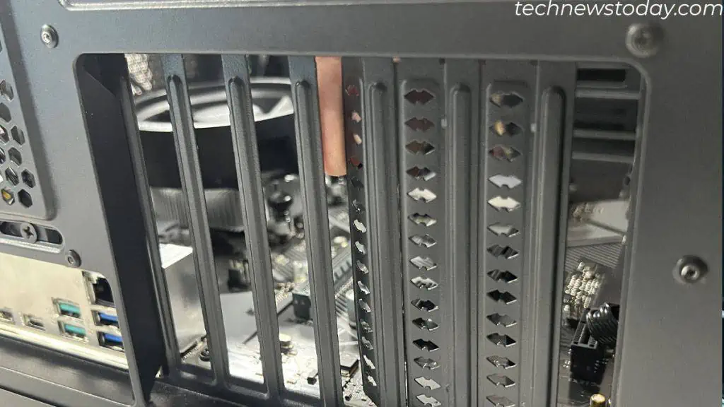 PCIe スロット ブラケットを取り外す方法は? - Mundo Geek