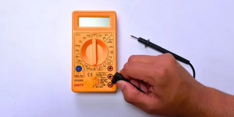 Hoe gebruik je een digitale multimeter? (Beginnersgids) - Mundo Geek