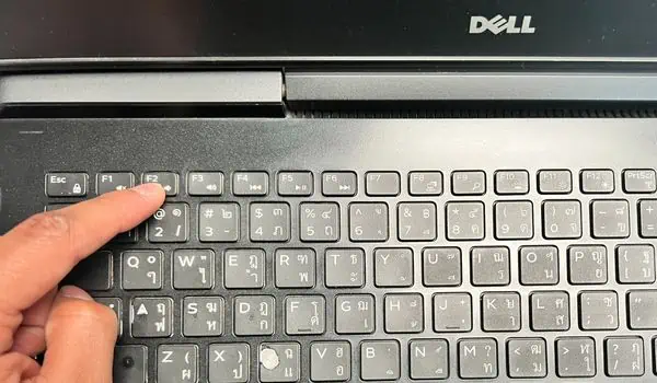 Amber eller oransje lys som blinker på Dell bærbar PC? 16 måter å fikse ...