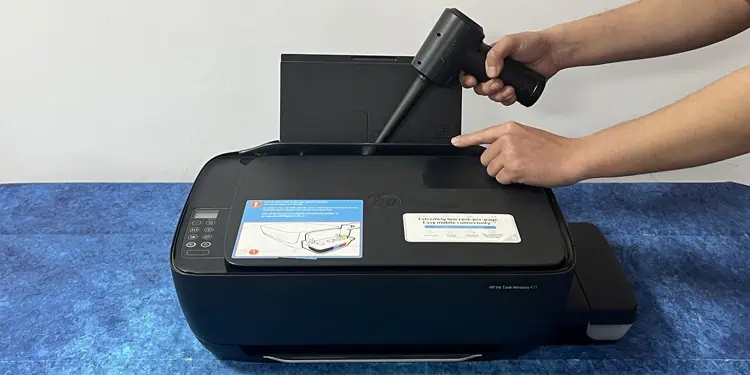 Jak usunąć zacięty papier z drukarki - Mundo Geek
