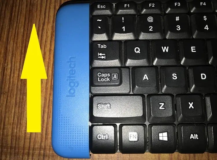 Como emparelhar o teclado Logitech (guia para iniciantes) - Mundo Geek