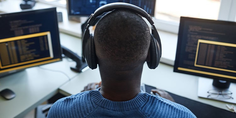 Como conectar dois monitores a um computador com uma porta VGA - Mundo Geek