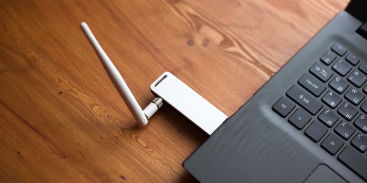 Como usar um adaptador WiFi USB - Mundo Geek