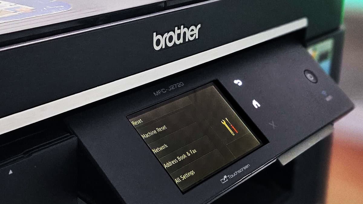 Como reiniciar a impressora Brother? 3 maneiras rápidas - Mundo Geek