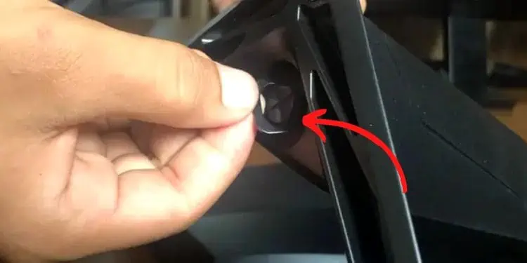 Cómo montar un monitor sin agujeros - Mundo Geek