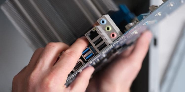 Puertos de audio de la placa base: una guía completa - Mundo Geek