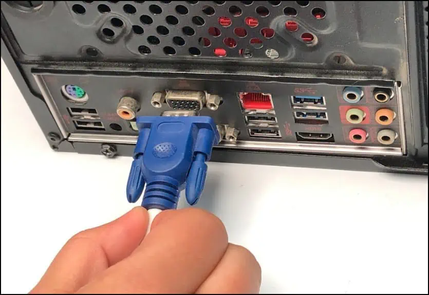 ¿Cómo solucionarlo: no hay señal VGA en el monitor? - Mundo Geek
