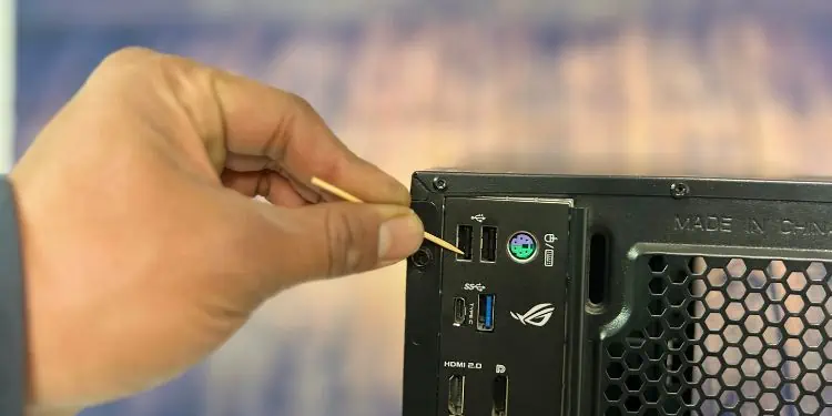 Cómo limpiar el puerto USB en la PC (guía completa) - Mundo Geek