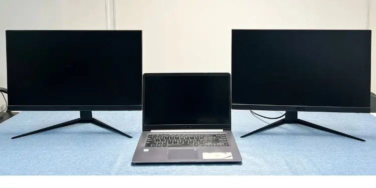 Cómo conectar dos monitores a una computadora portátil (en 5 pasos ...
