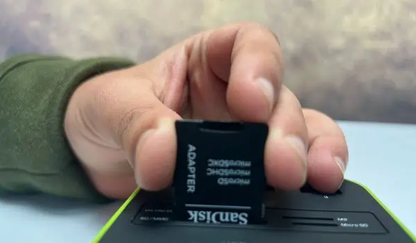 Cómo insertar una tarjeta SD en la PC (guía paso a paso) - Mundo Geek