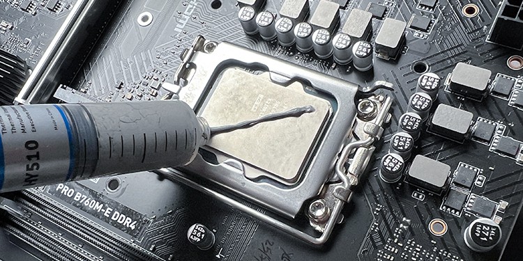 Cómo limpiar la pasta térmica de la CPU