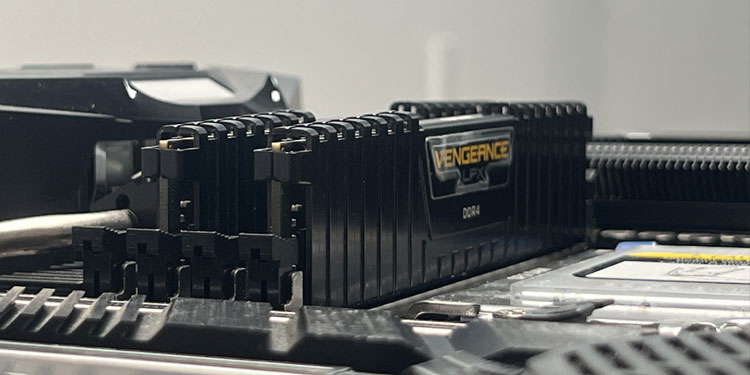 ¿Qué RAM es compatible con mi placa base? - Mundo Geek