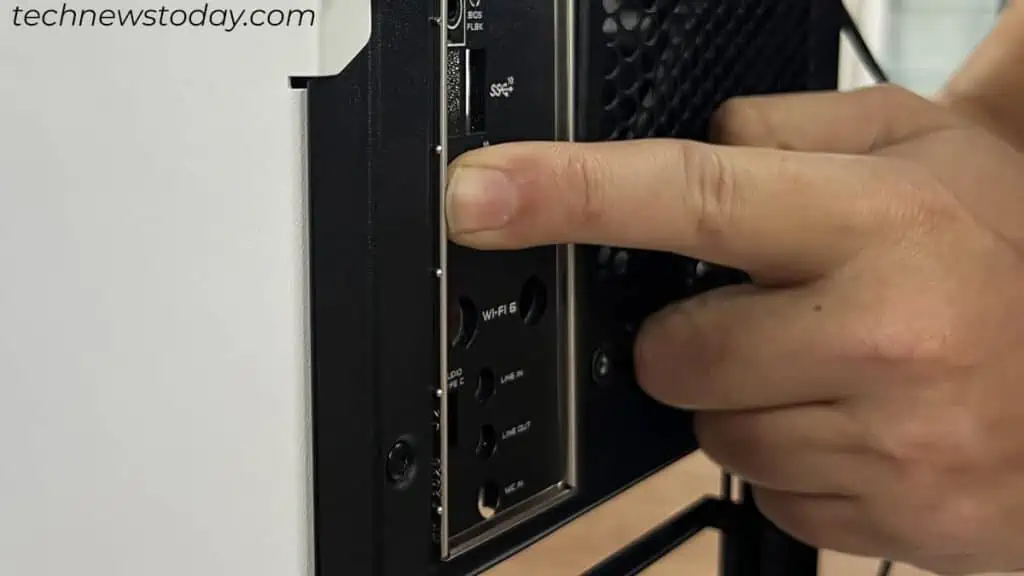 ¿Cómo instalar IO Shield en la carcasa de su PC? Guía paso a paso ...