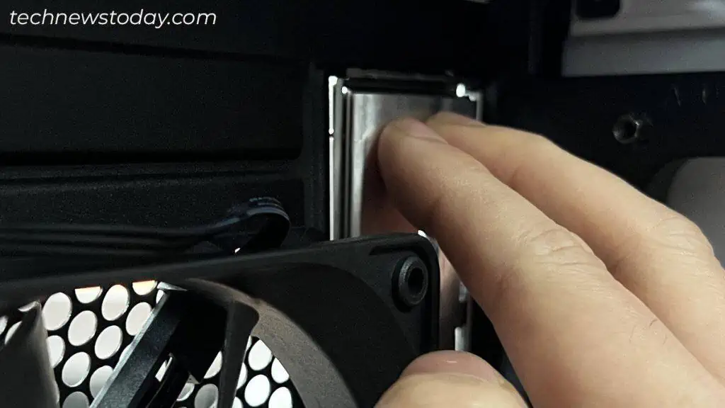 ¿Cómo instalar IO Shield en la carcasa de su PC? Guía paso a paso ...